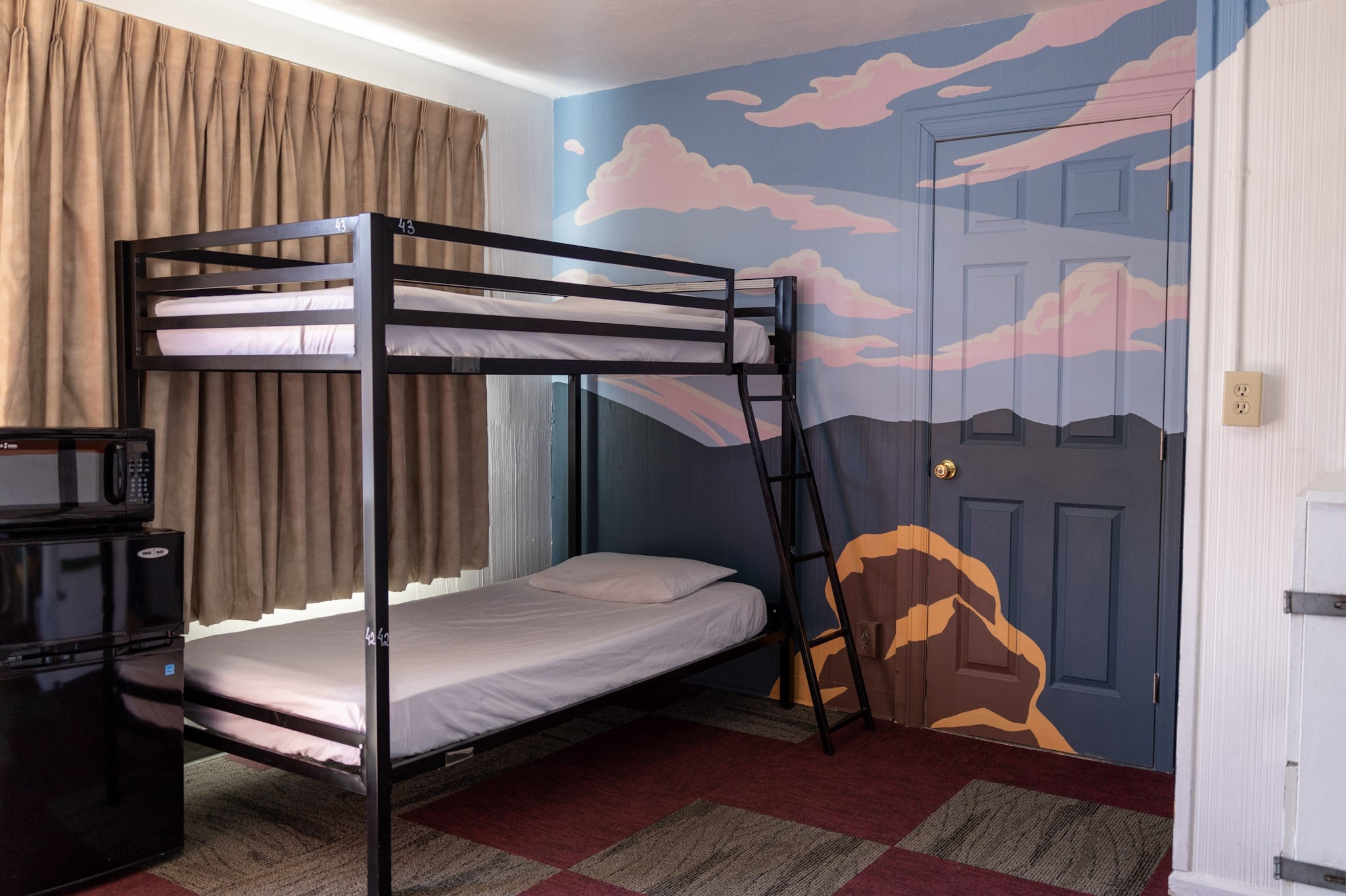 Bunkrooms & Hostels in Colorado Springs - Visit Colorado Springs